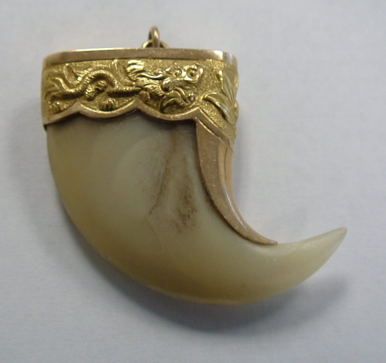 18k gold tiger claw pendant Portland Gold Buyers LLC 18k-gold-tiger-claw-pendant-portland-gold-buyers-llc
